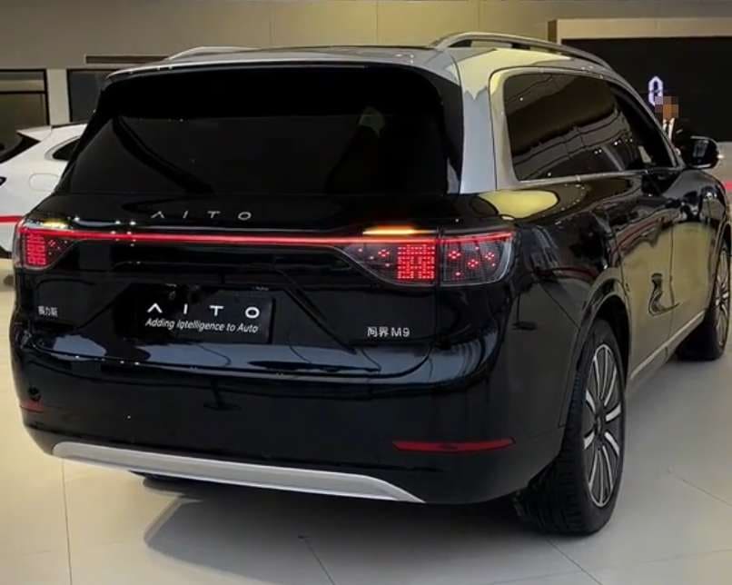 "또 대륙의 실수인가?..." 중국 화웨이가 만들고 주문 폭주중인 SUV 전기 자동차 'AITO M9' 공개