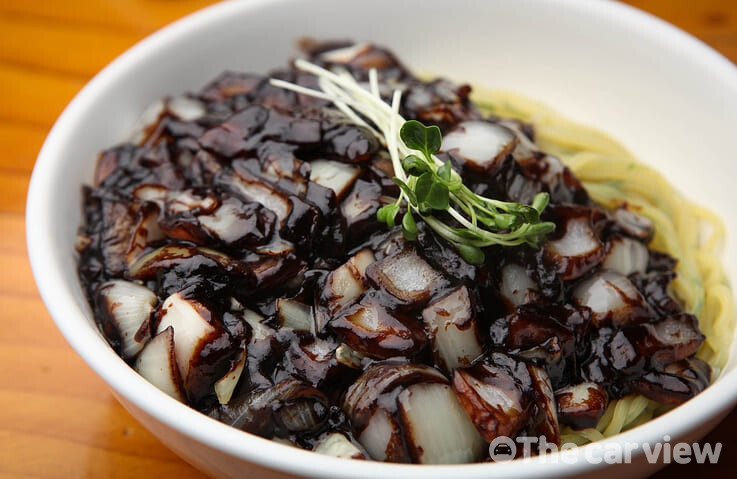 "이렇게 먹으니 더 맛있다!..깊어지는 맛.." 요즘 난리난 정지선 셰프의 짜장면 맛있게 먹는 방법
